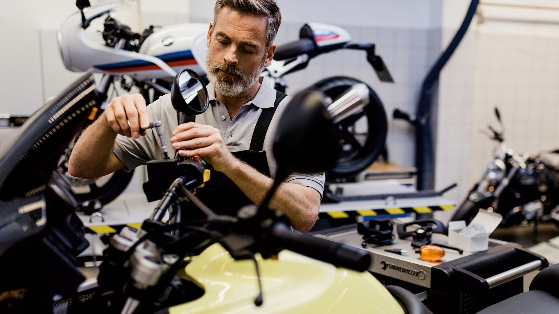 Contact | BMW Motorrad